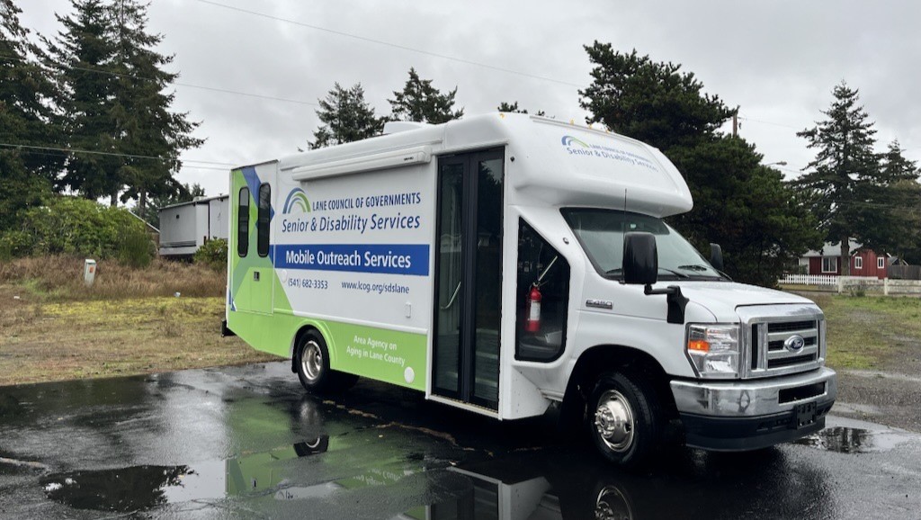 S&DS Unveils Mobile Outreach Services Vehicle | Lane Council of ...
